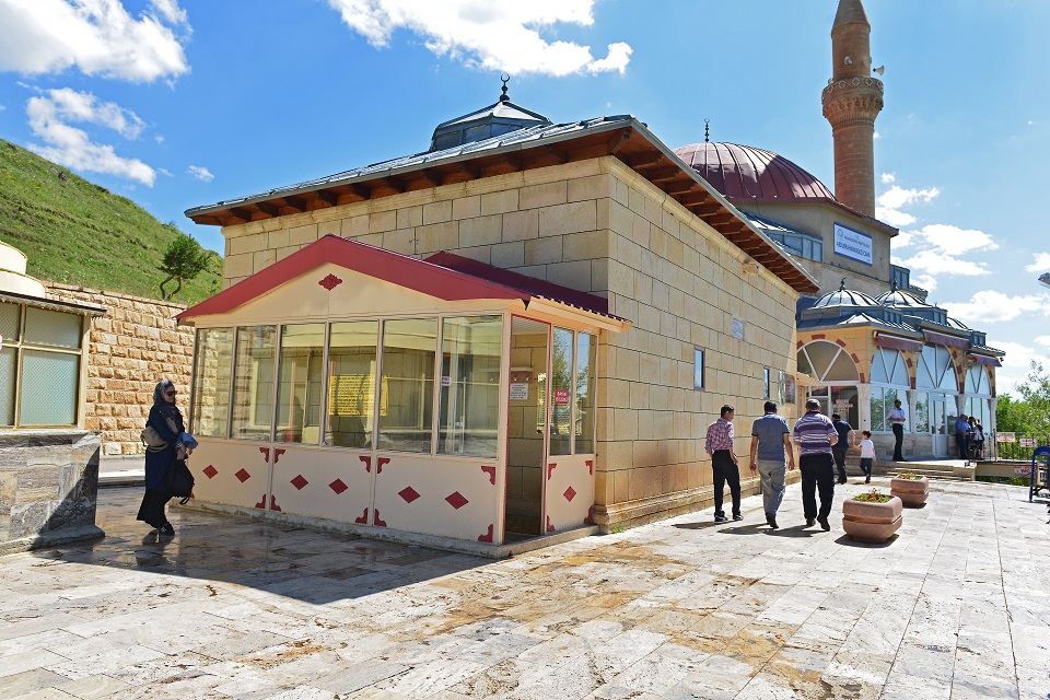 abdurrahman gazi türbesi görsel sahibi erzurum il kültür ve turizm ...